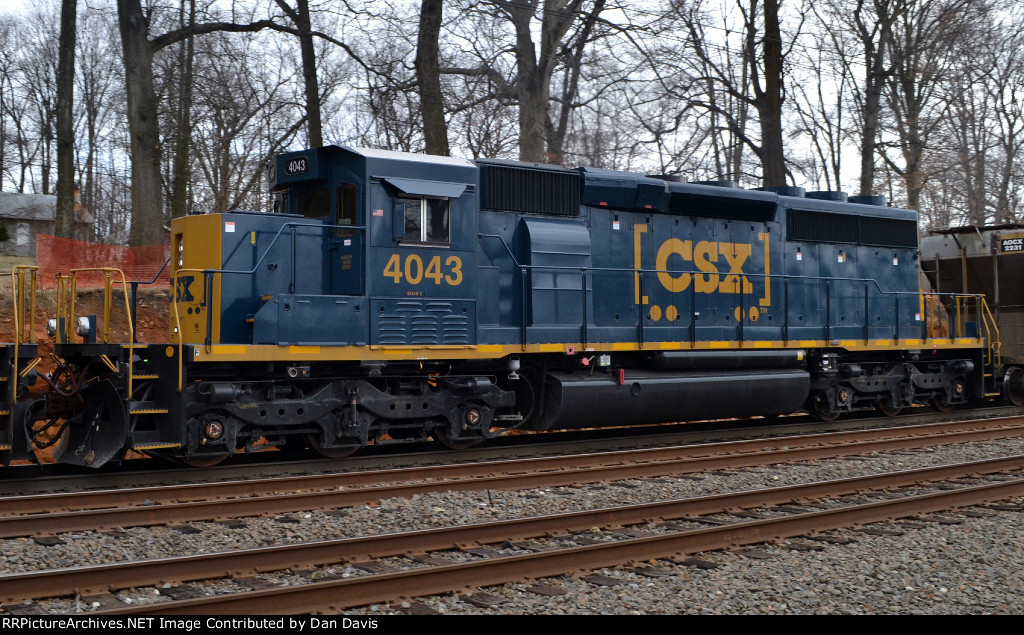 CSX SD40-3 4043 trails on K533-01